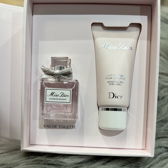 Dior | Accessories | Miss Dior Set Moisturizing Body Milk And Miss Dior ...